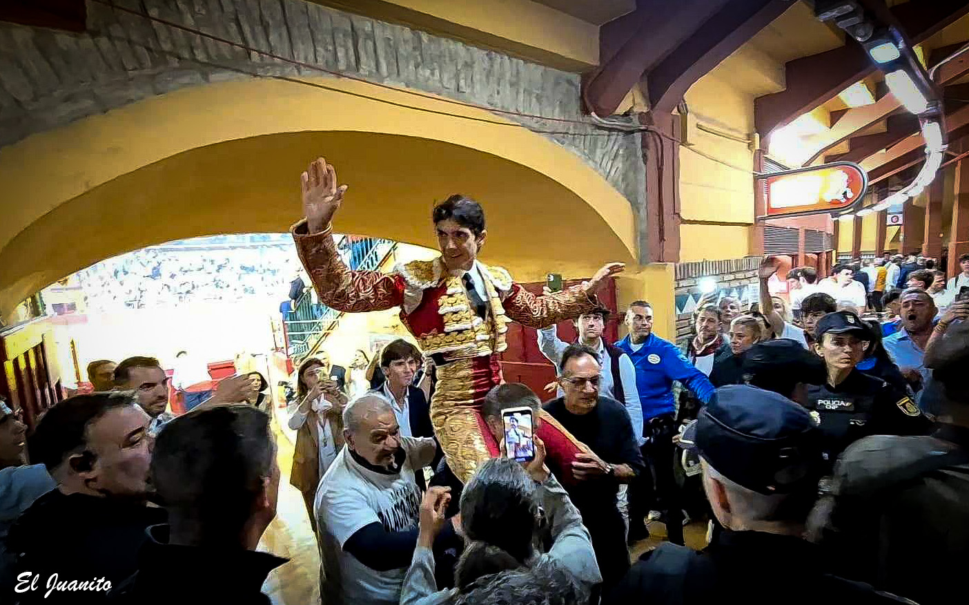 Zaragoza : Sébastien Castella triomphe devant une bonne corrida de ...